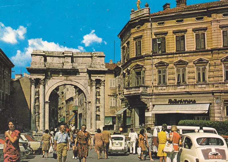 POLA PULA ZLATNA VRATA AUTOMOBIL FIAT 125 FIĆO VELIKI FORMAT STARA ...